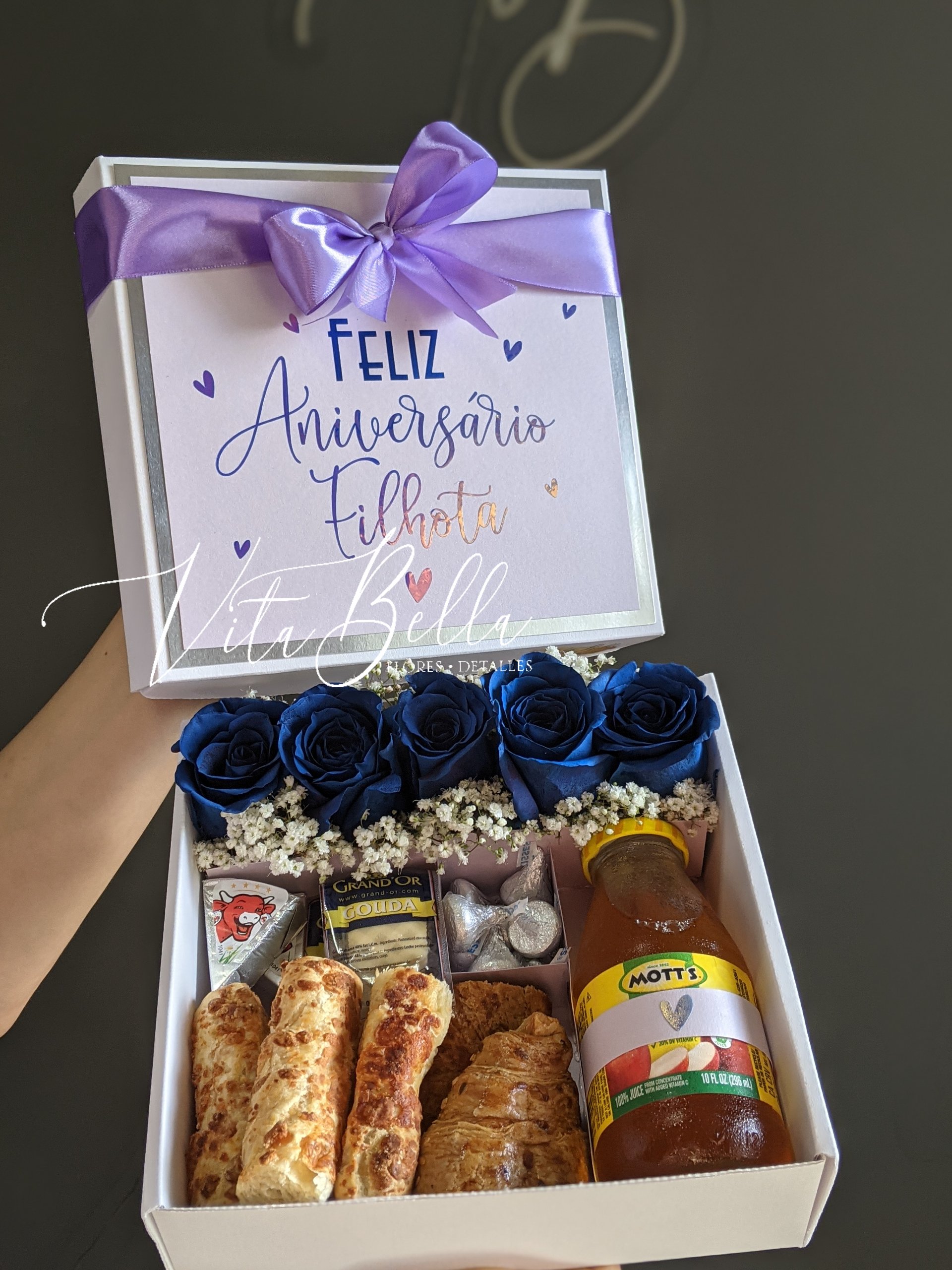 Caja Snacks con rosas azules - Vita Bella